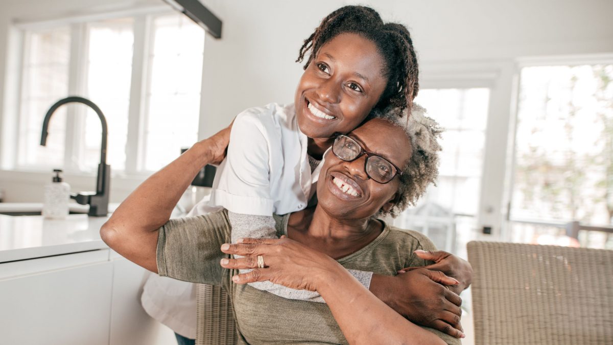 Mujeres mayores y resiliencia en el Día de las Personas de Edad